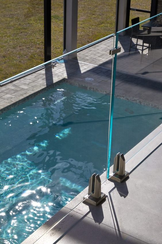 Outdoor Frameless Balustrade Spigot Glass Railing American Style Pool ...